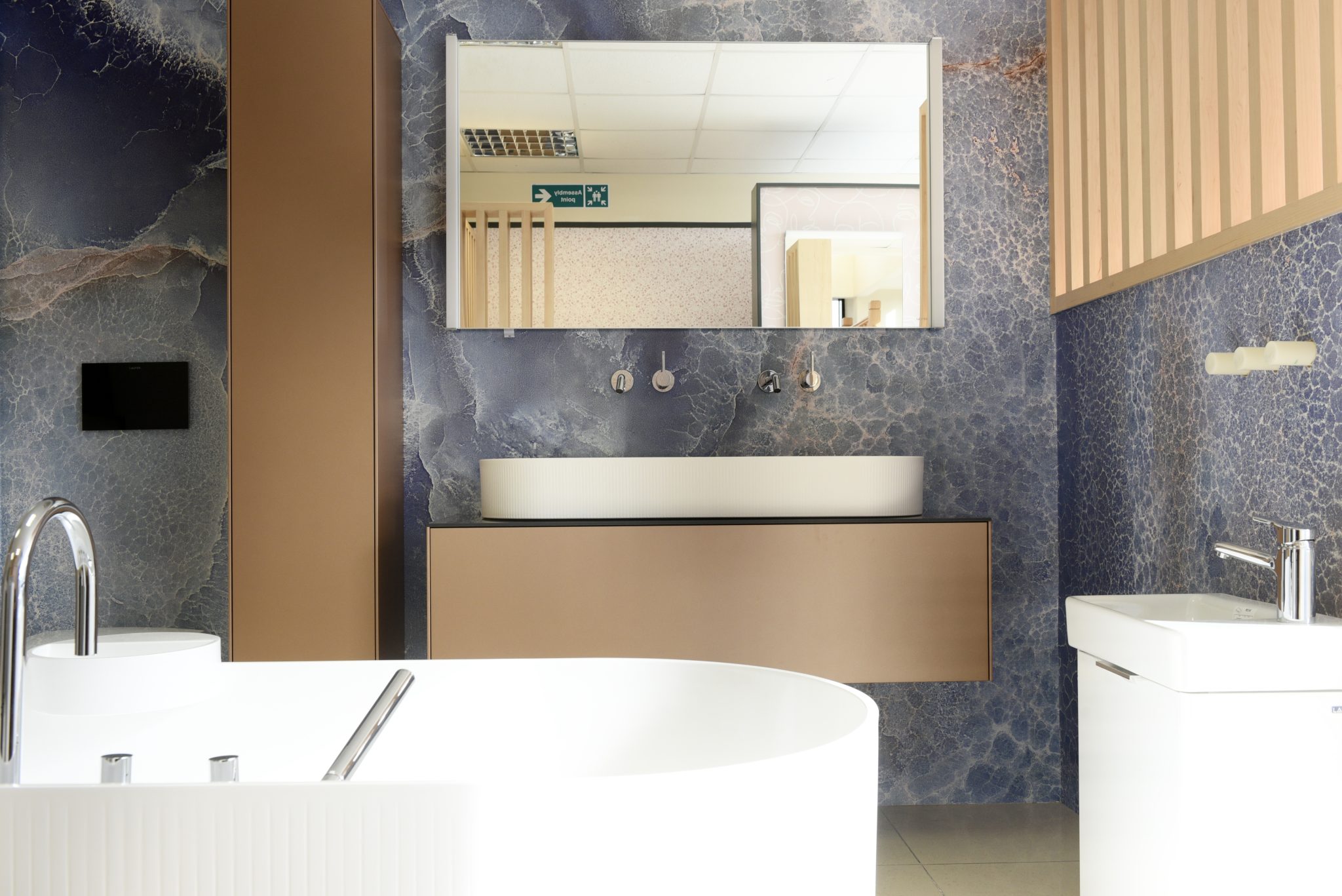 ROCA SHOWROOM - Gem Interior Contracts Ltd.